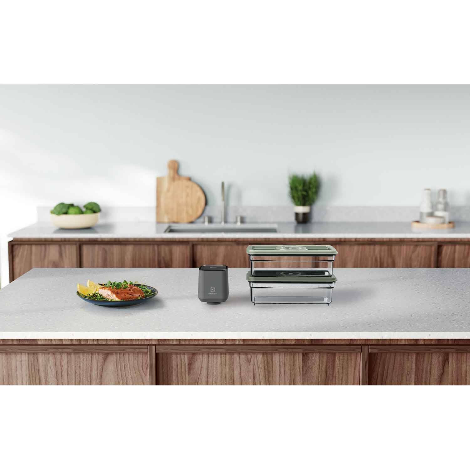 Vacuum Pump with Airtight Containers - EAVFK1 | Electrolux Malaysia